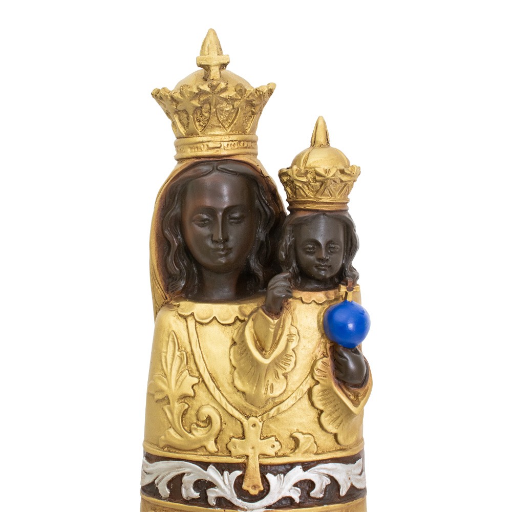 Statue of Our Lady of Loreto with golden dress | Myriam
