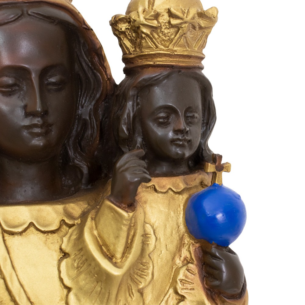 Statue of Our Lady of Loreto with golden dress | Myriam