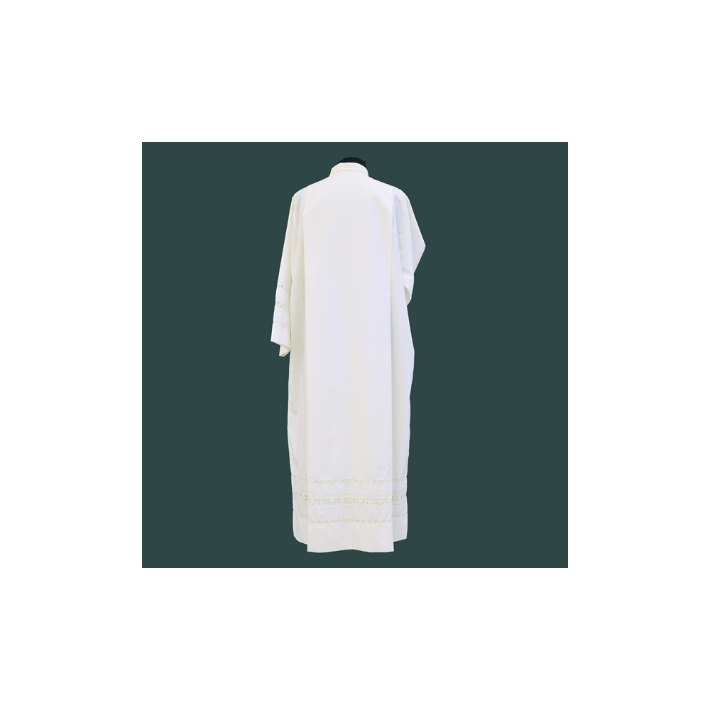 Ivory alb embroidered by hand | Myriam