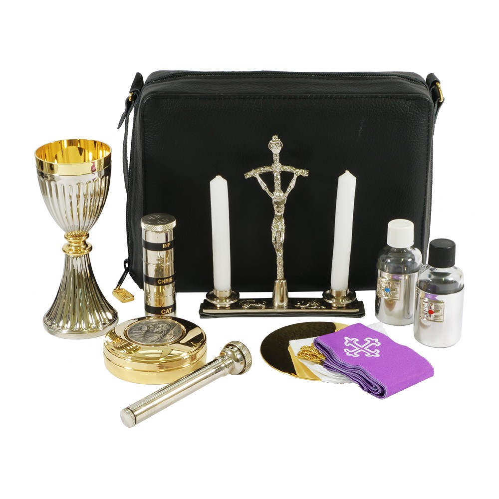 Mass kit bag in real leather with fabric lining